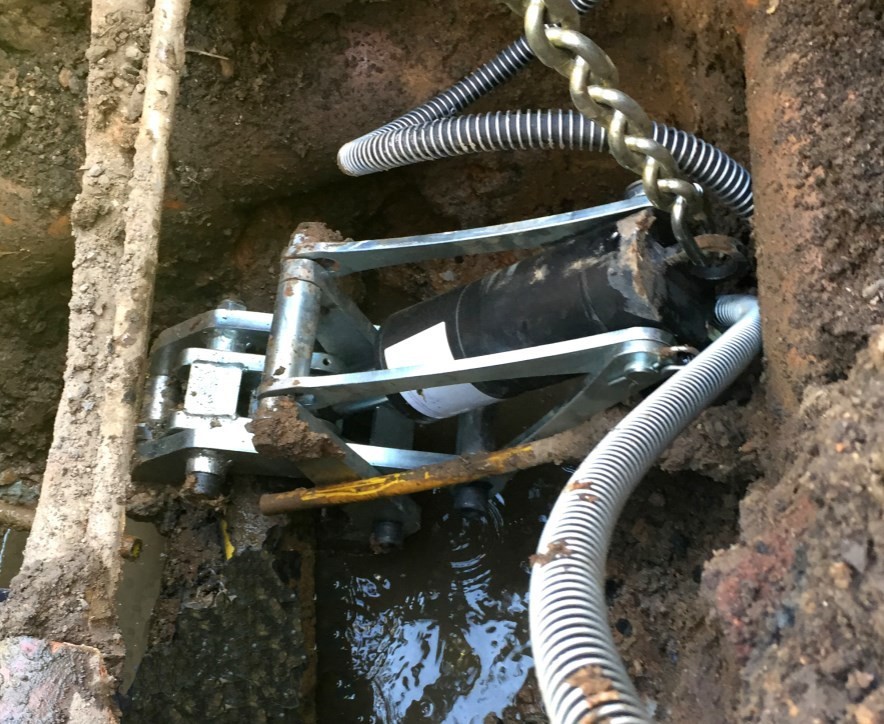 4″-8″ Cast Iron Pipe Cracker – PLCS, LLC